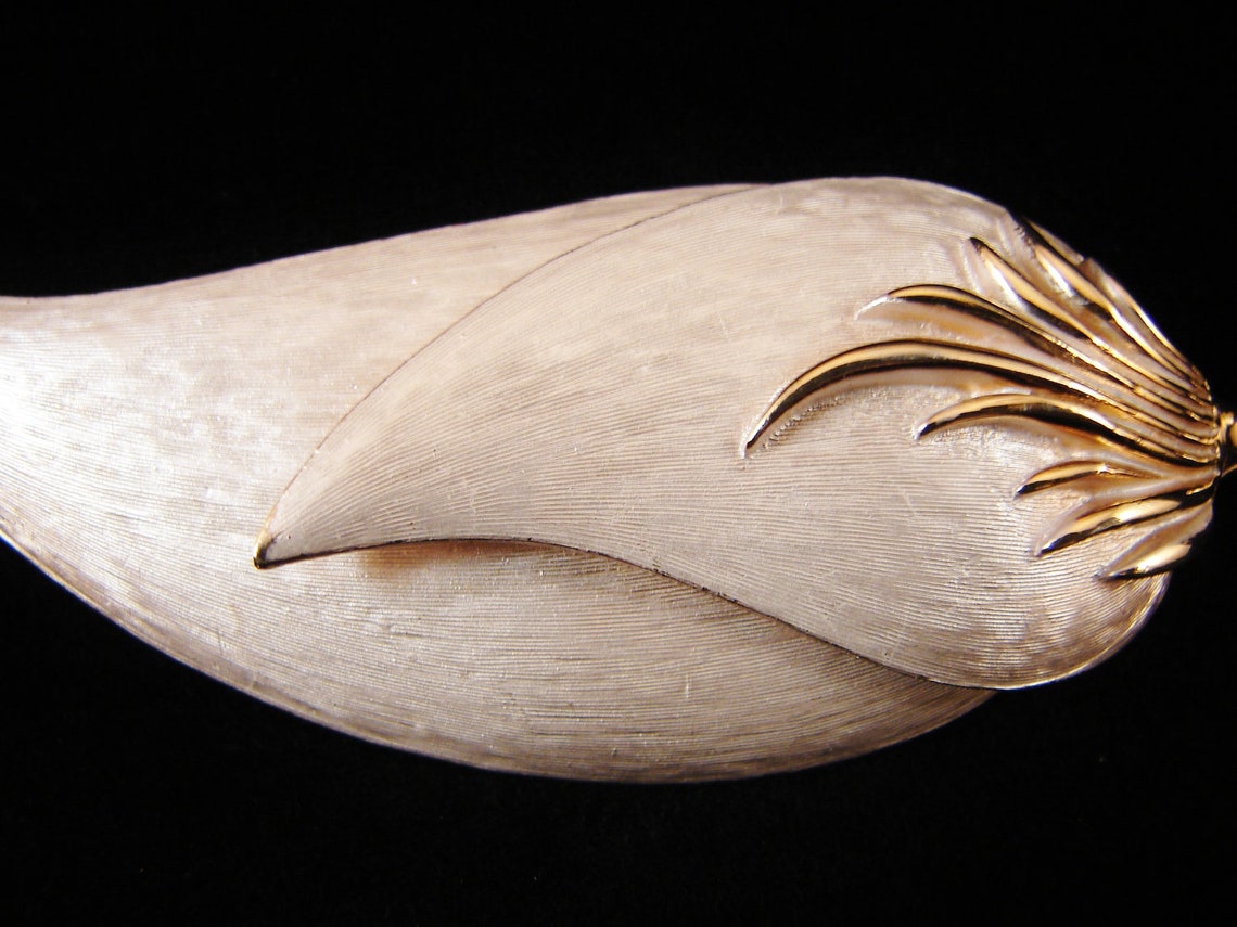 BROOCH Stylized Leaf Pearlized Finish - Etsy