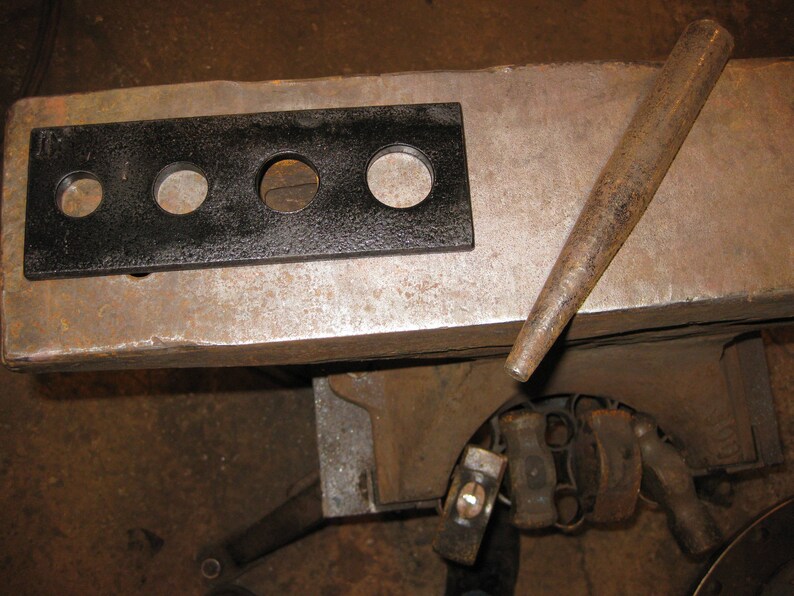 Blacksmith Bolster Plate, 7/8" to 1-1/4" Drift Tool - Etsy