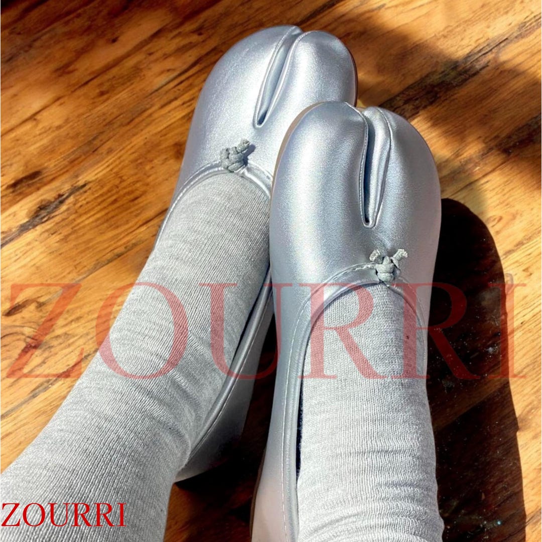Womens Silver Tabi Shoes Split Toe Tabi Ballet Pumps Tabi Ballet Shoes ...