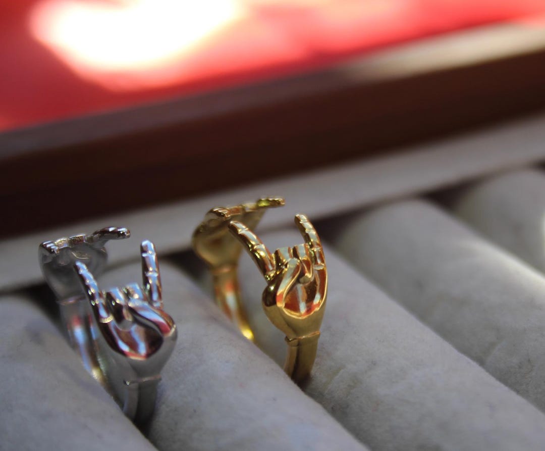 Mano Cornuto Ring, Italian Horned Hand Ring, Italian Protection, Gold ...