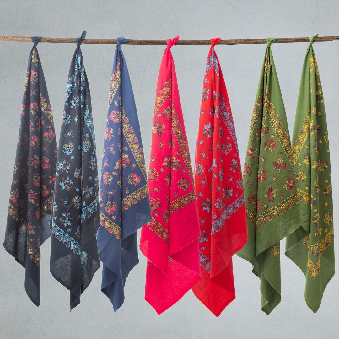 Portuguese Fabric for Shawl Making With Floral Motifs - Cachené. Make ...