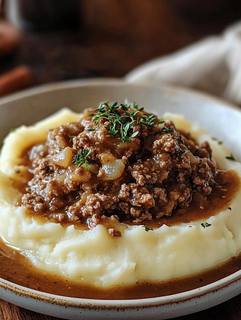 Seasoned Minced Meat With Mashed Potatoes and Gravy Recipe - Etsy