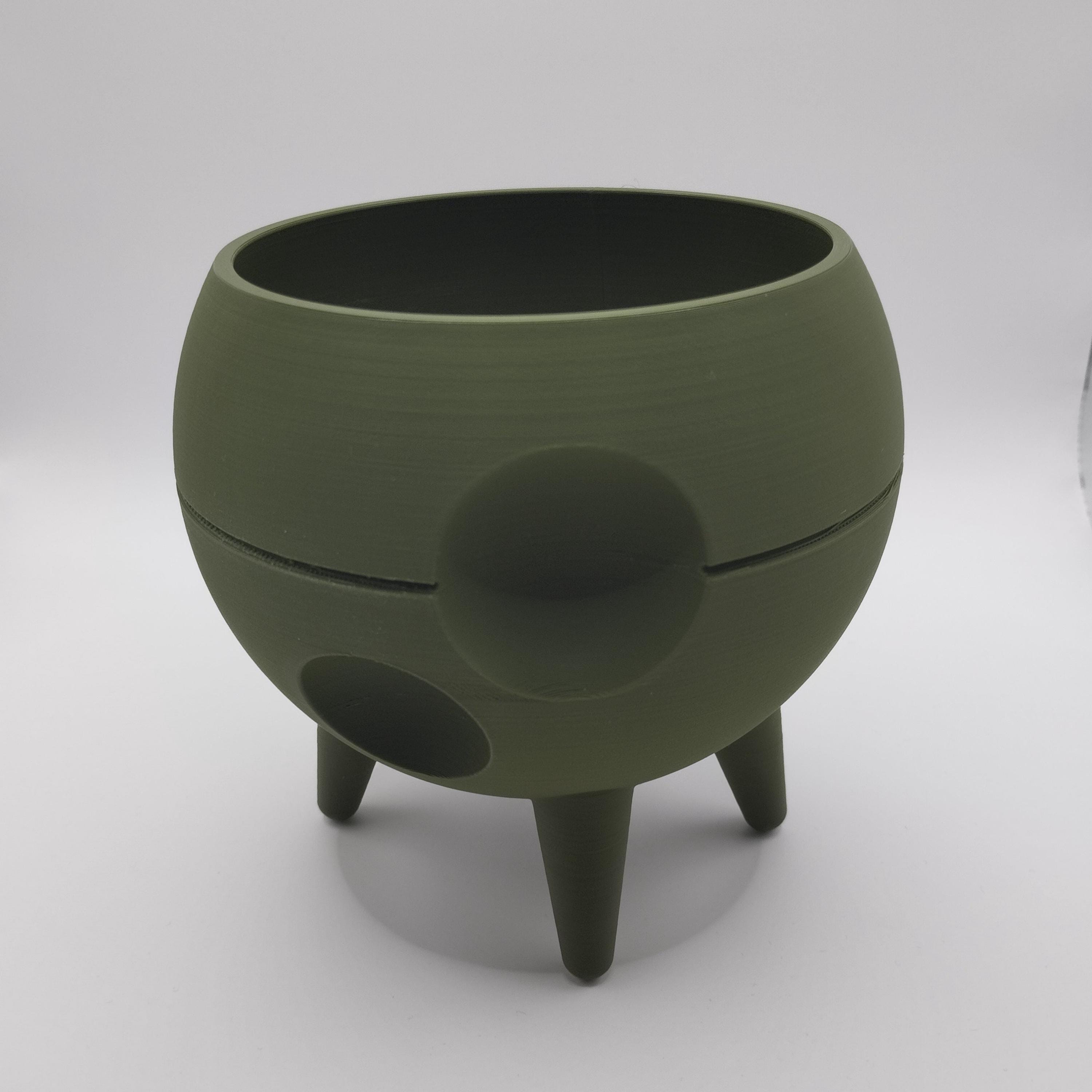 Astronaut Landing Lunar Planter: Space-themed Indoor Succulent Pot for ...