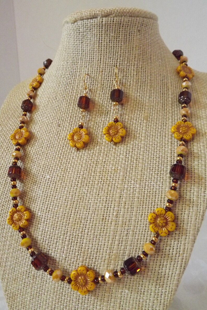 Yellow Flower Necklace Set - Etsy