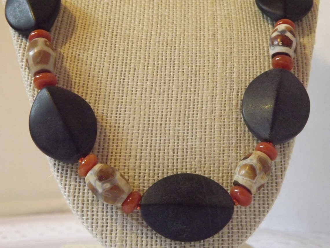 Black Slate and Agate Necklace - Etsy