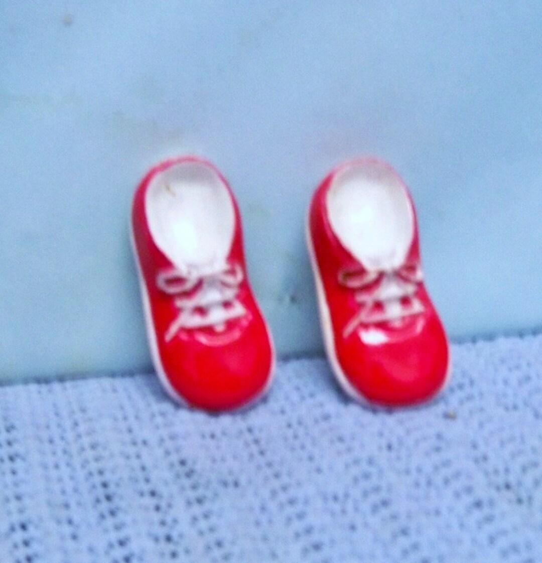 Red Tennis Shoe Refrigerator Magnet Detailed Hand Painted Kitchy Fridge ...