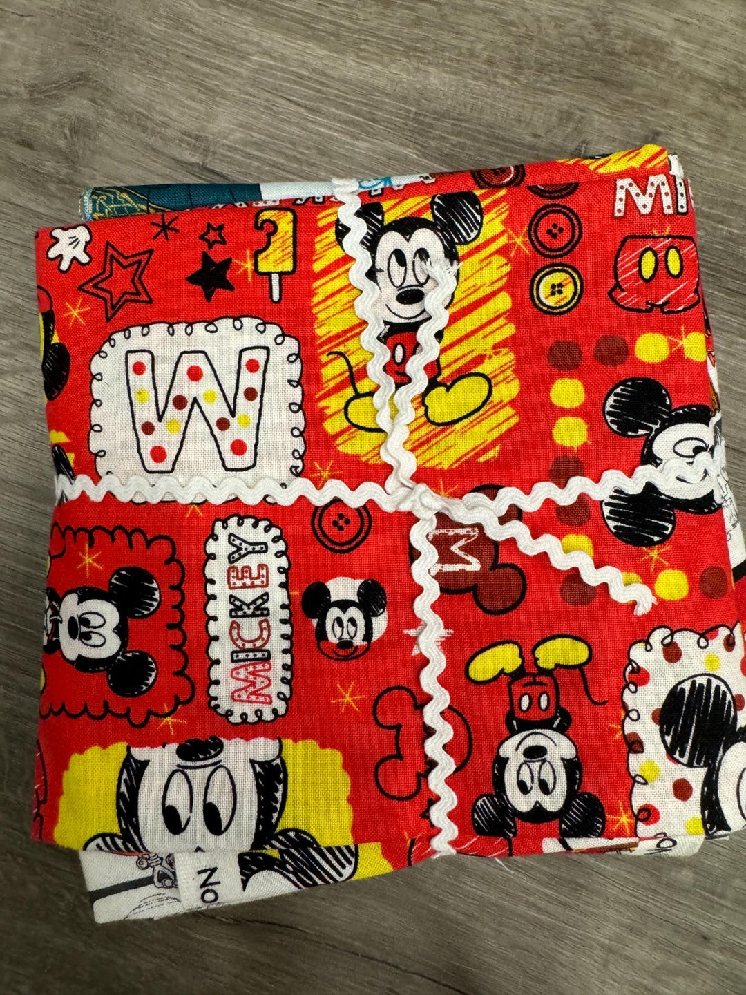 Fat Quarter Bundle - Random Disney - Contains 5 Fat Quarters - Etsy