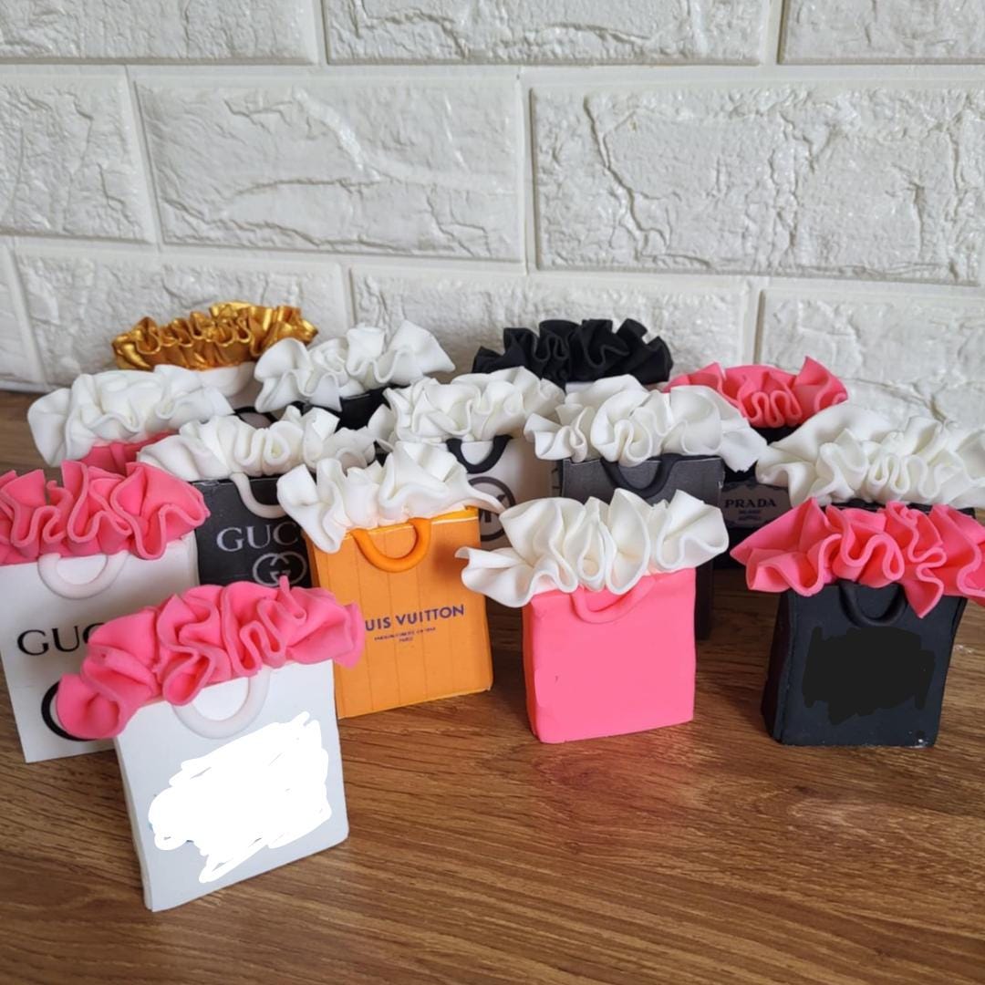 Edible Icing Shopping Bags, High Street Shops, Cake Topper Decoration ...