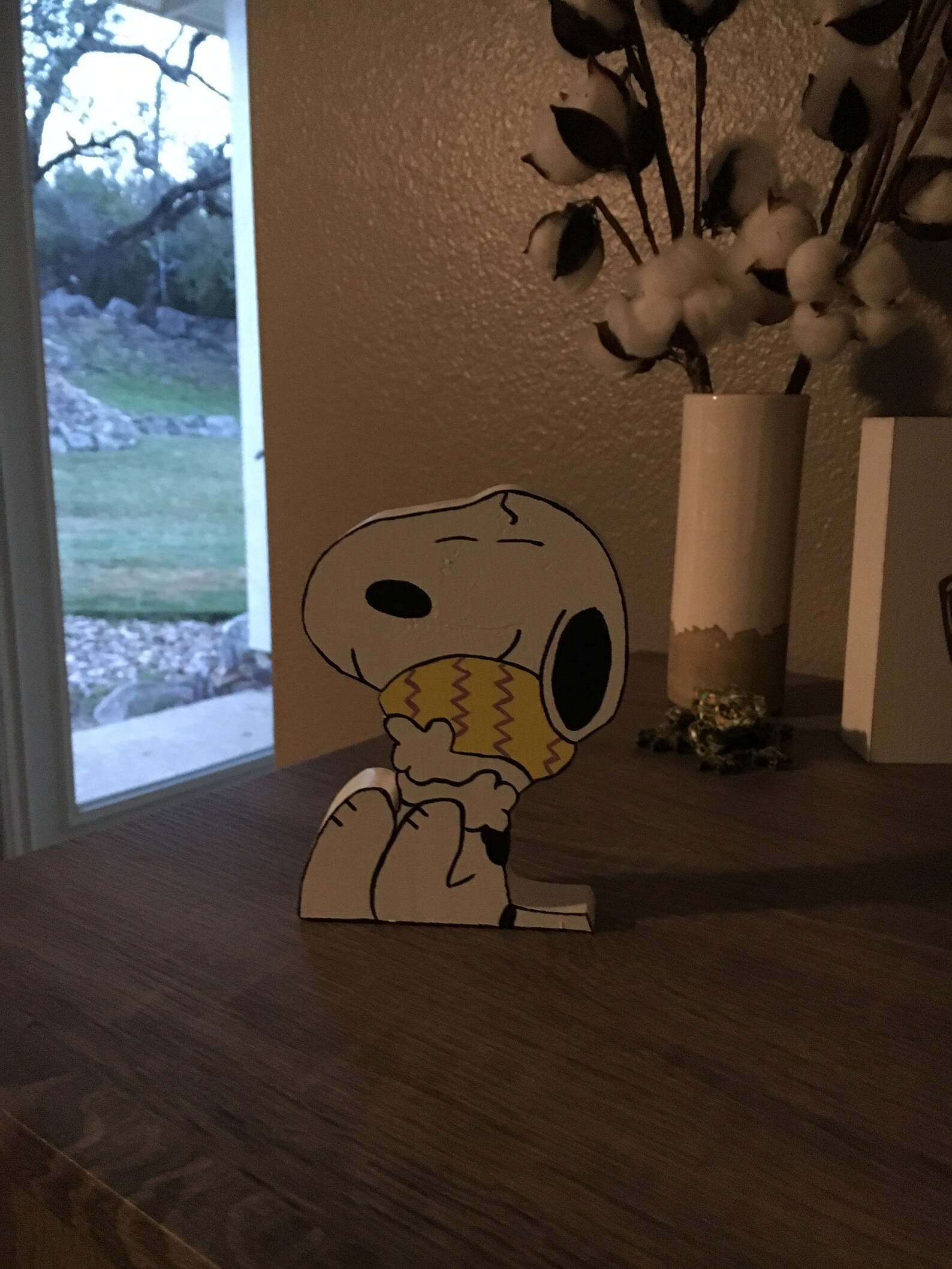 Snoopy Hugging Easter Egg, Easter Table Decoration - Etsy