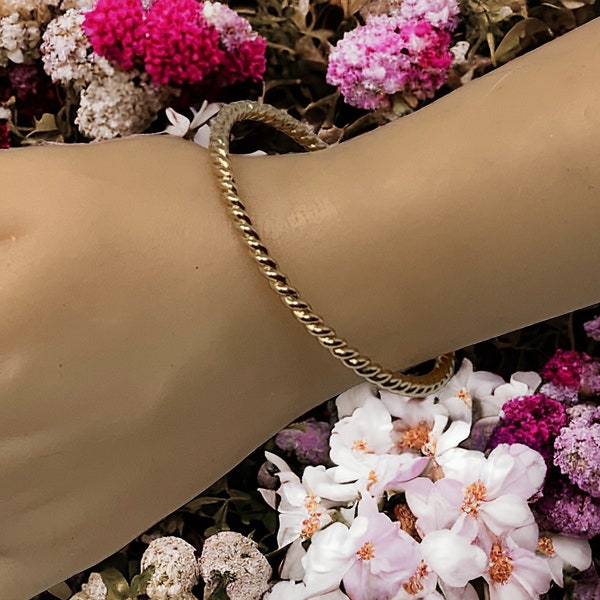 Gold Wire Bangle - Etsy