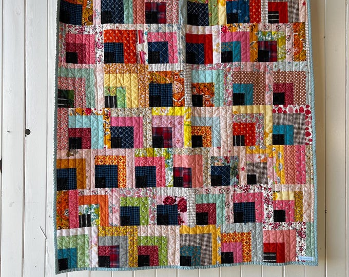 Scrappy Log Cabin Quilt - Etsy