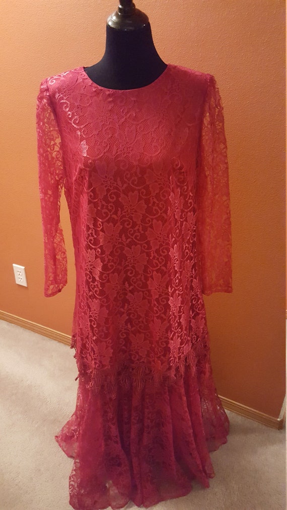 vintage raspberry tiered lace - Gem