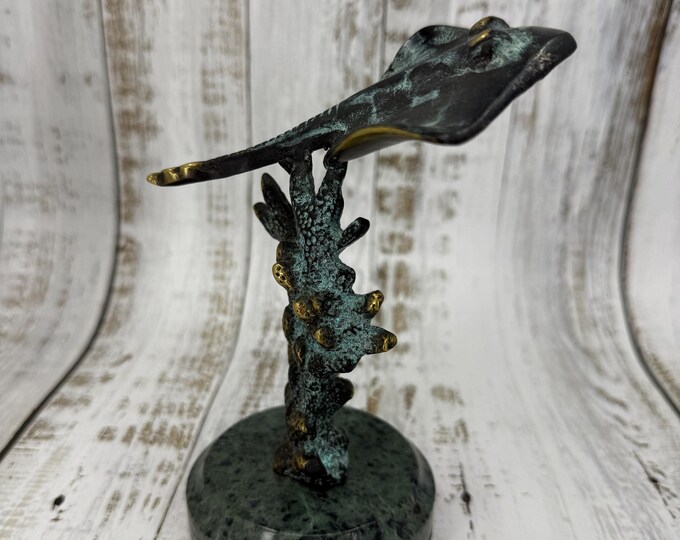 Vintage SPI Bronze Stingray Sculpture With Green Marble Base | Ocean ...