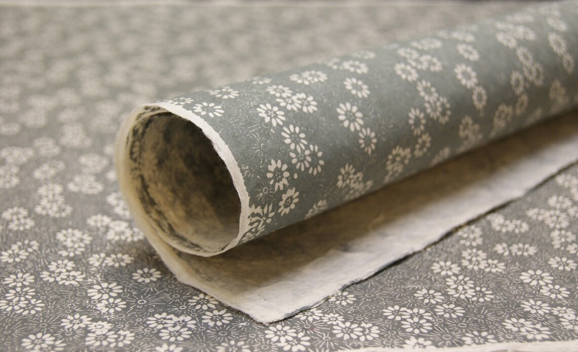 White Daisy Grey Flower Pattern Handmade Wrapping Paper Gift - Etsy