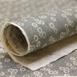 White Daisy Grey Flower Pattern Handmade Wrapping Paper Gift Wrap 3 ...