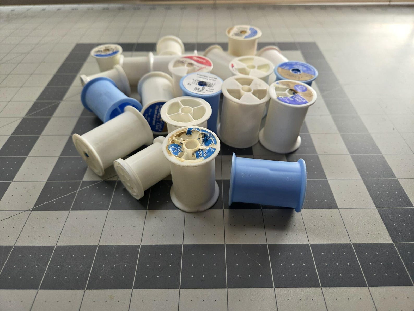 100 Empty Plastic Thread Spools Lot | Craft & DIY - Etsy