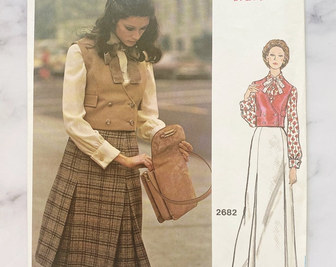 Vogue Couturier Design 2682 – Bust 38. 70s Valentino Vest, Skirt ...