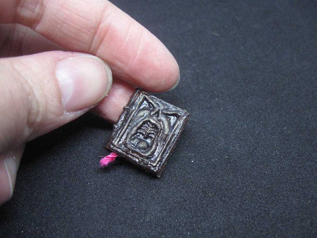 Book of Screams I - Etsy