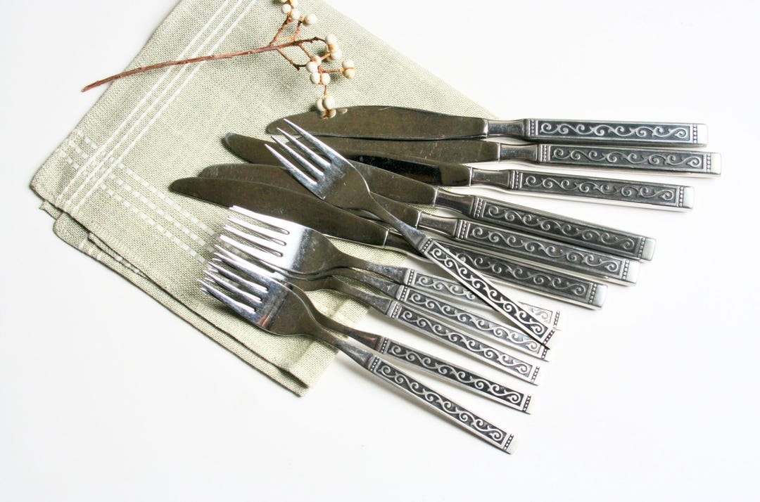 Vintage Flatware in Spanish Court Pattern by Oneida. Dinner Knife ...
