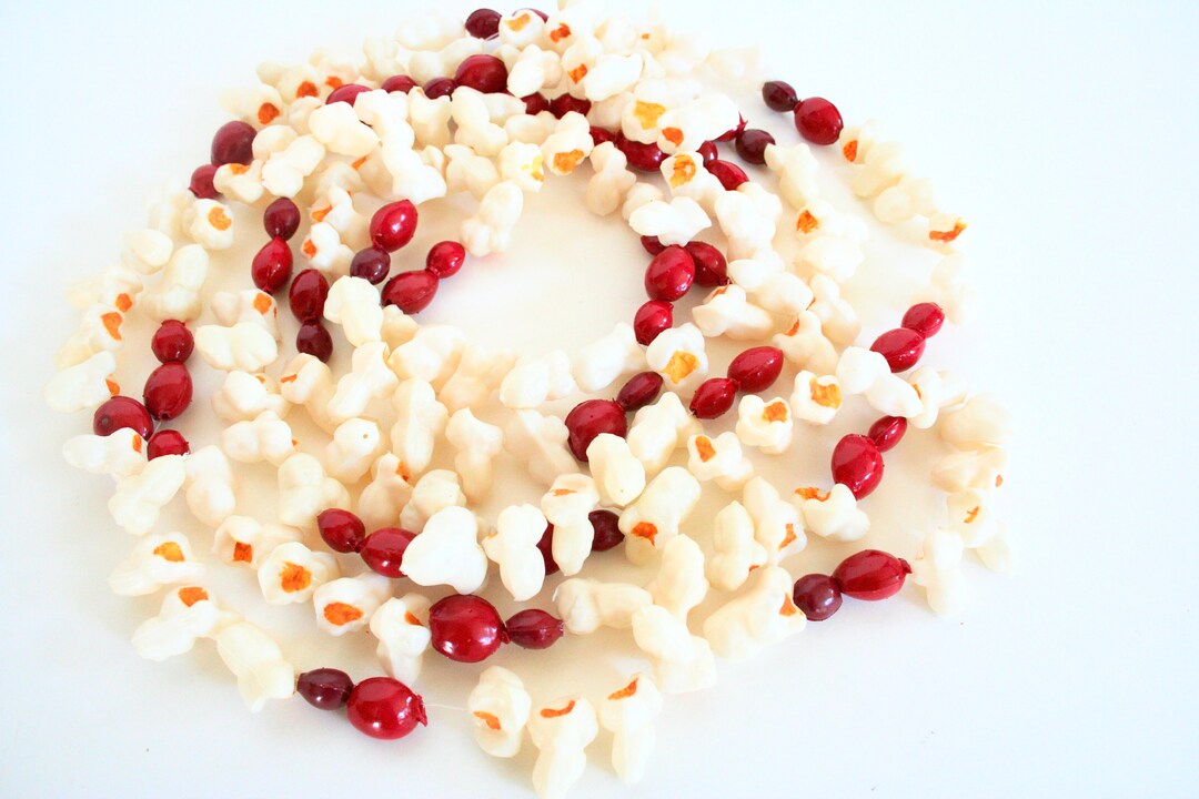 Vintage Blow Mold Popcorn and Cranberry Bead Garland. Christmas Holiday ...