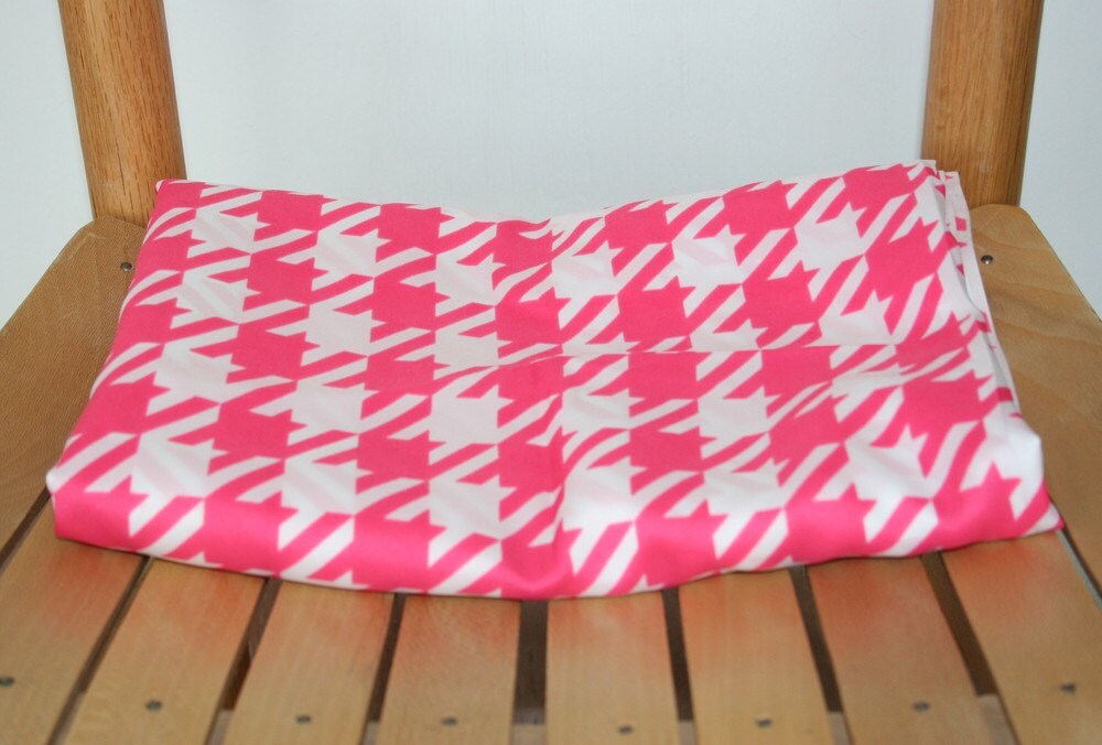 Pink and white vintage fabric in gingham houndstooth pattern. | Etsy