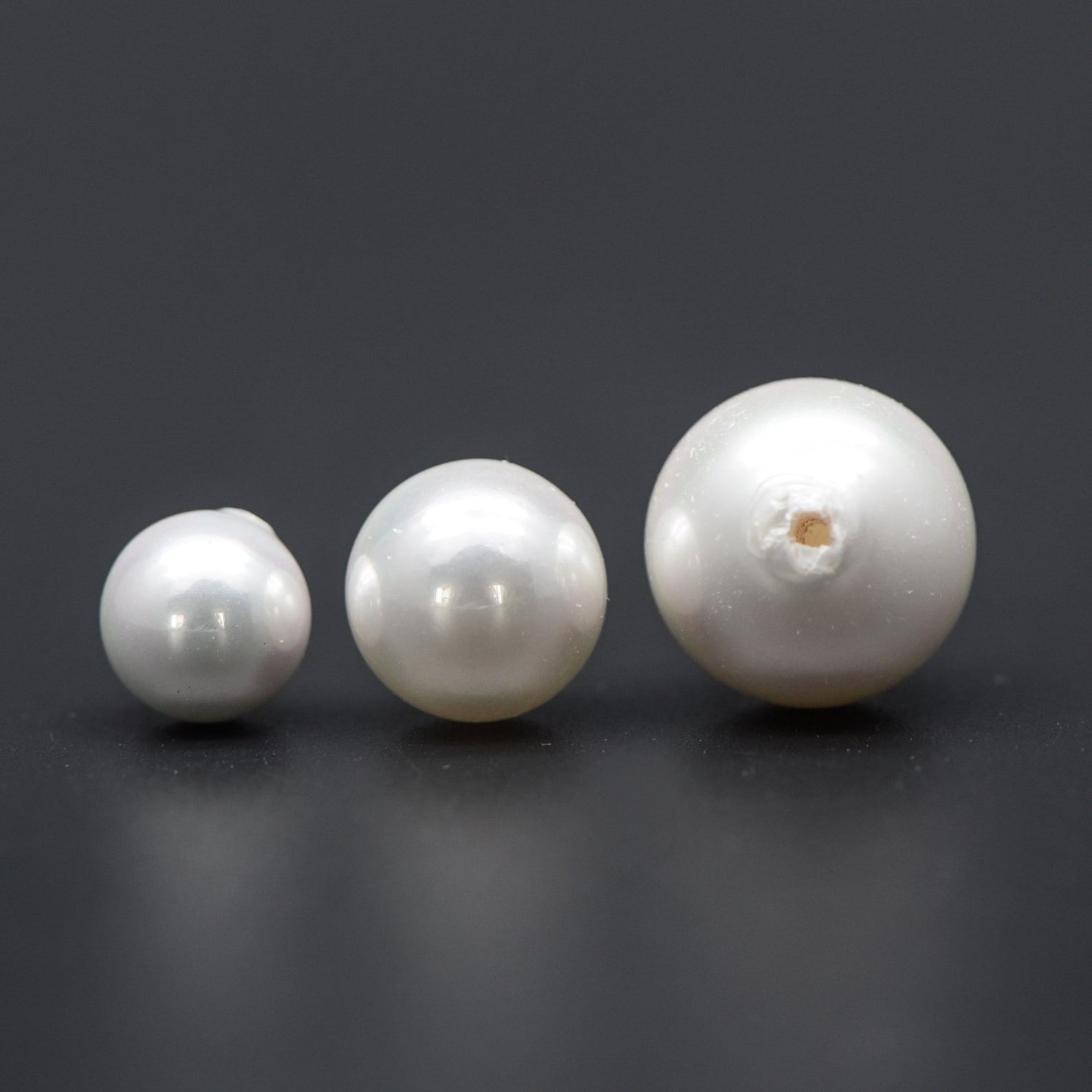 10pcs White Smooth Round Shell Beads With Pearl-colored Coating, Half ...