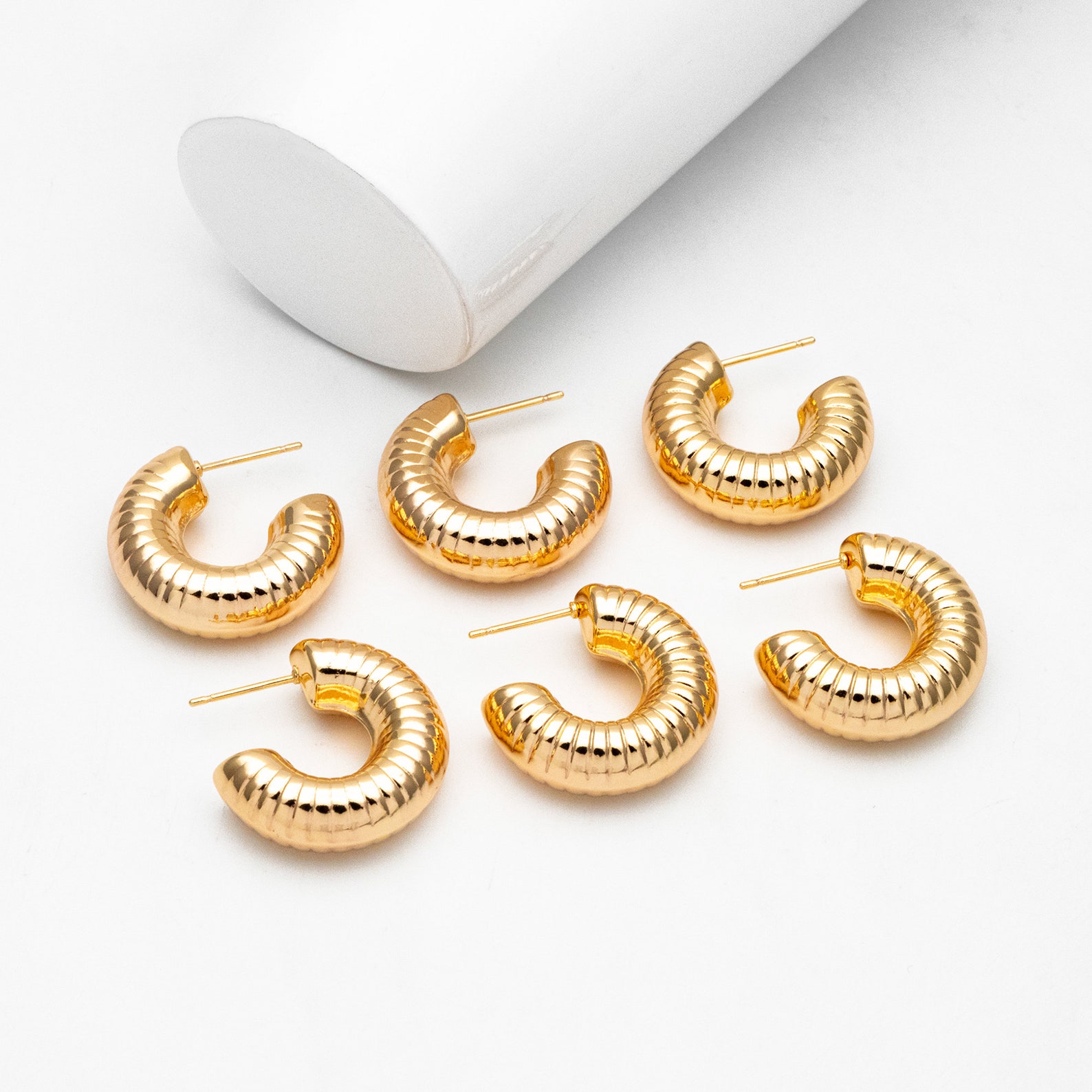 4pcs Gold Round Circle Earrings 25mm, Gold Plated Brass, Dainty Geometric Hoop Stud Earrings GB ...