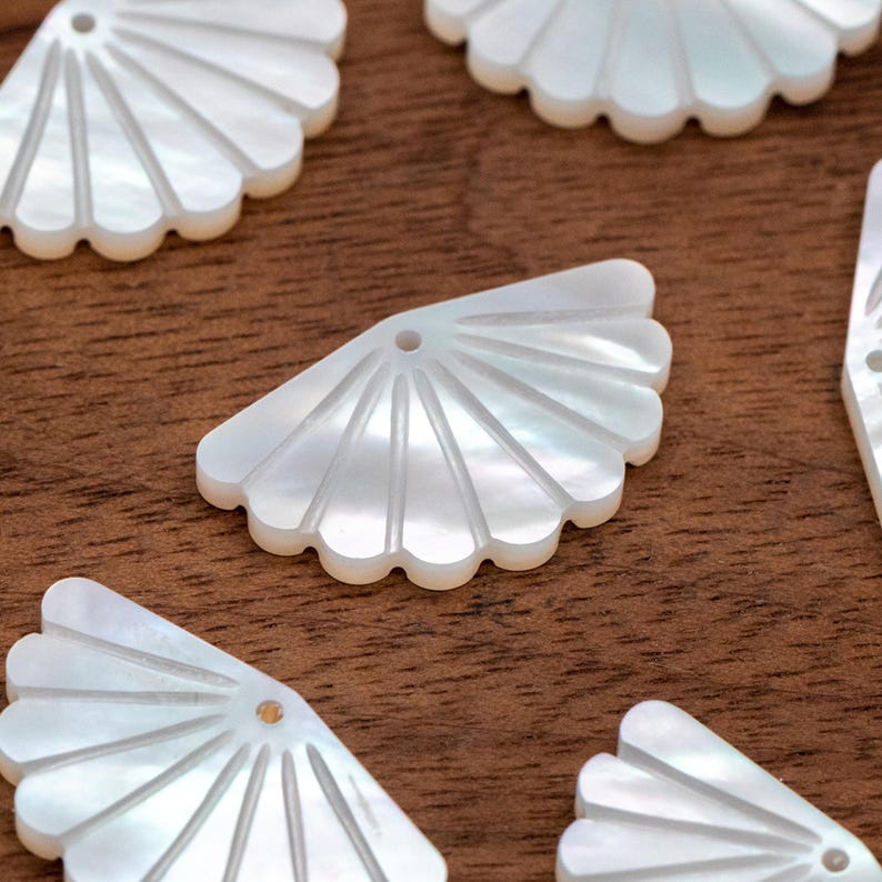 4pcs Fan-shaped White Mother of Pearl Charm, MOP Shell Pendant, Shell ...