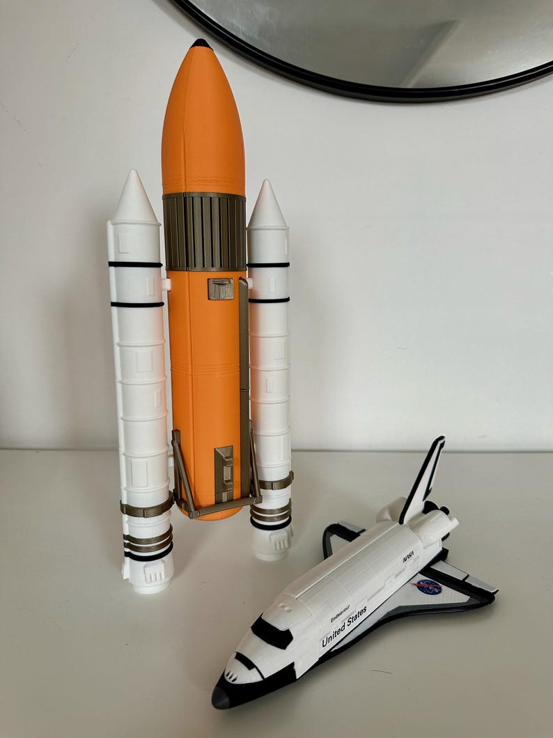 NASA Space Shuttle Endeavour | Orbiter or Full Stack Configurations ...