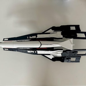 SSV Normandy SR-1 | Mass Effect | 3D Printed Custom Model Ship ...