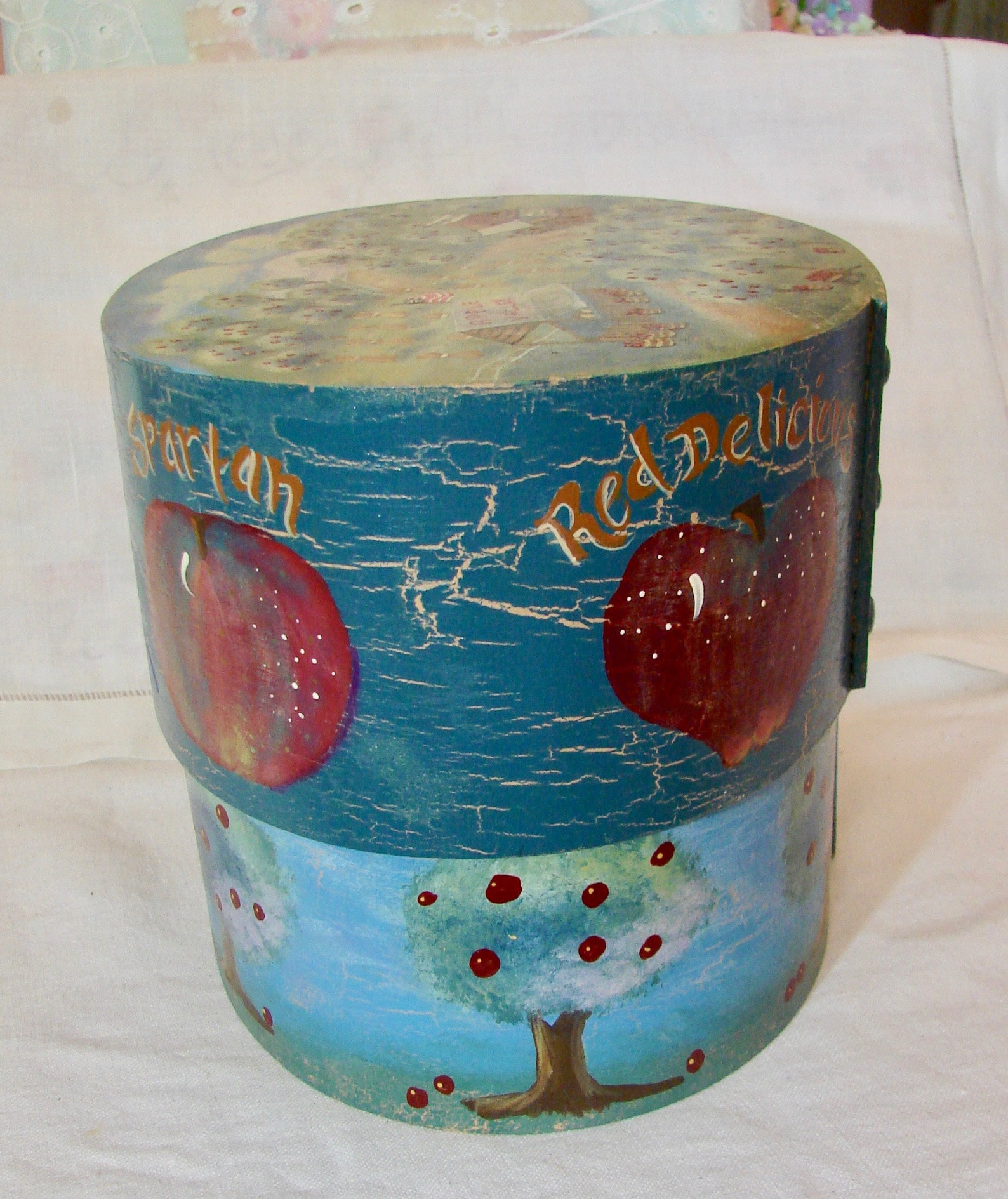 Hand Painted FOLK ART Fall Apple Orchard Tole Shaker Box - Etsy