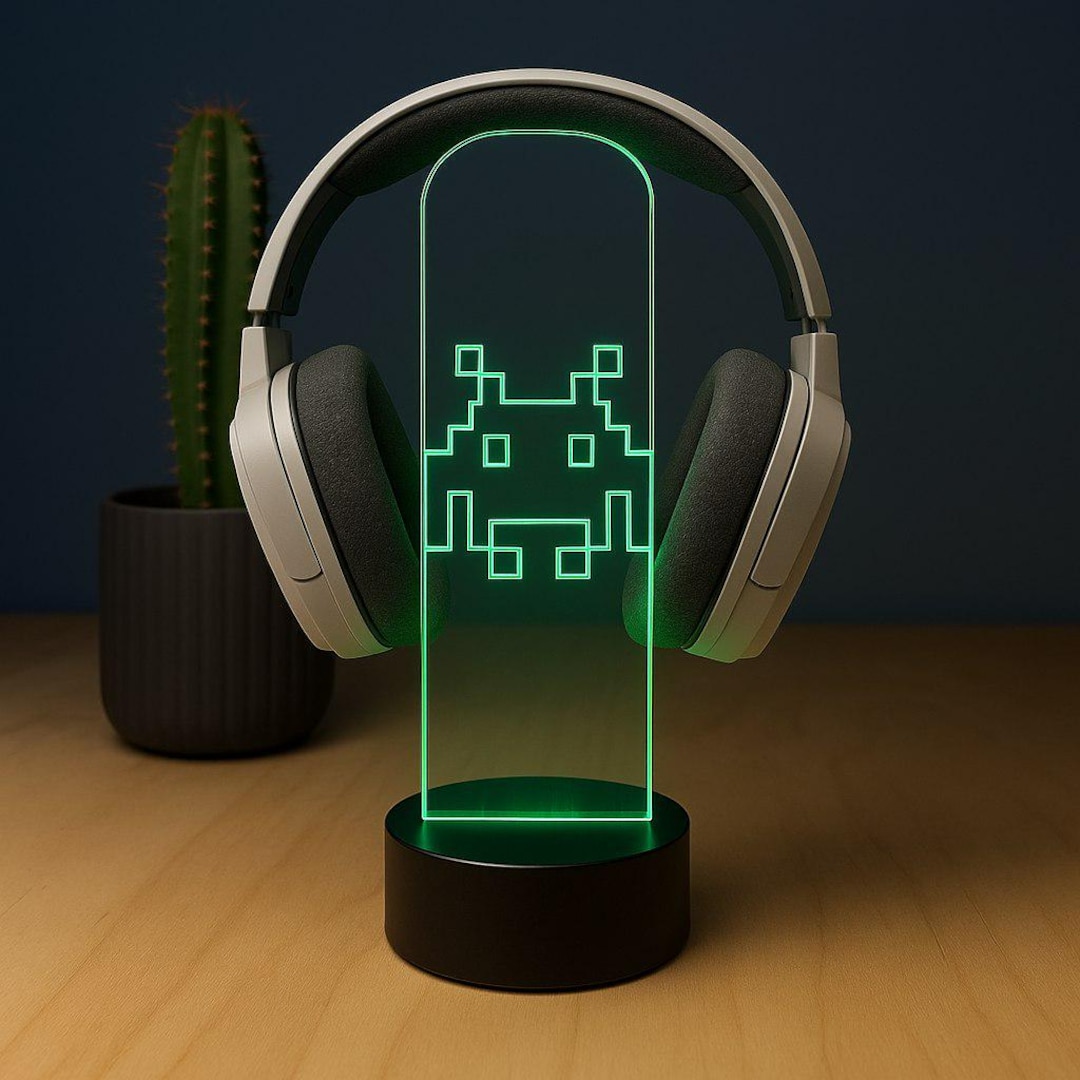 Custom LED Headphone Stand – Space Invader Alien Design – RGB Gaming ...