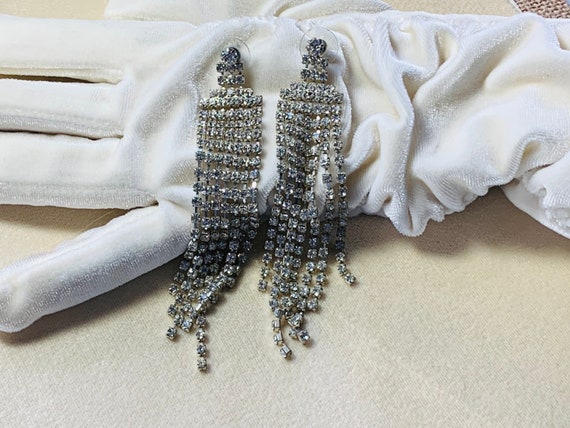 7 Rows & 4 full inches long of Prong set 3mm Clear Rh… - Gem