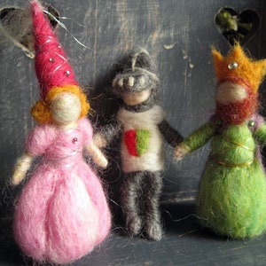 Needle Felted Posable Knight With Flipping Helmet, Sword and Cape ...