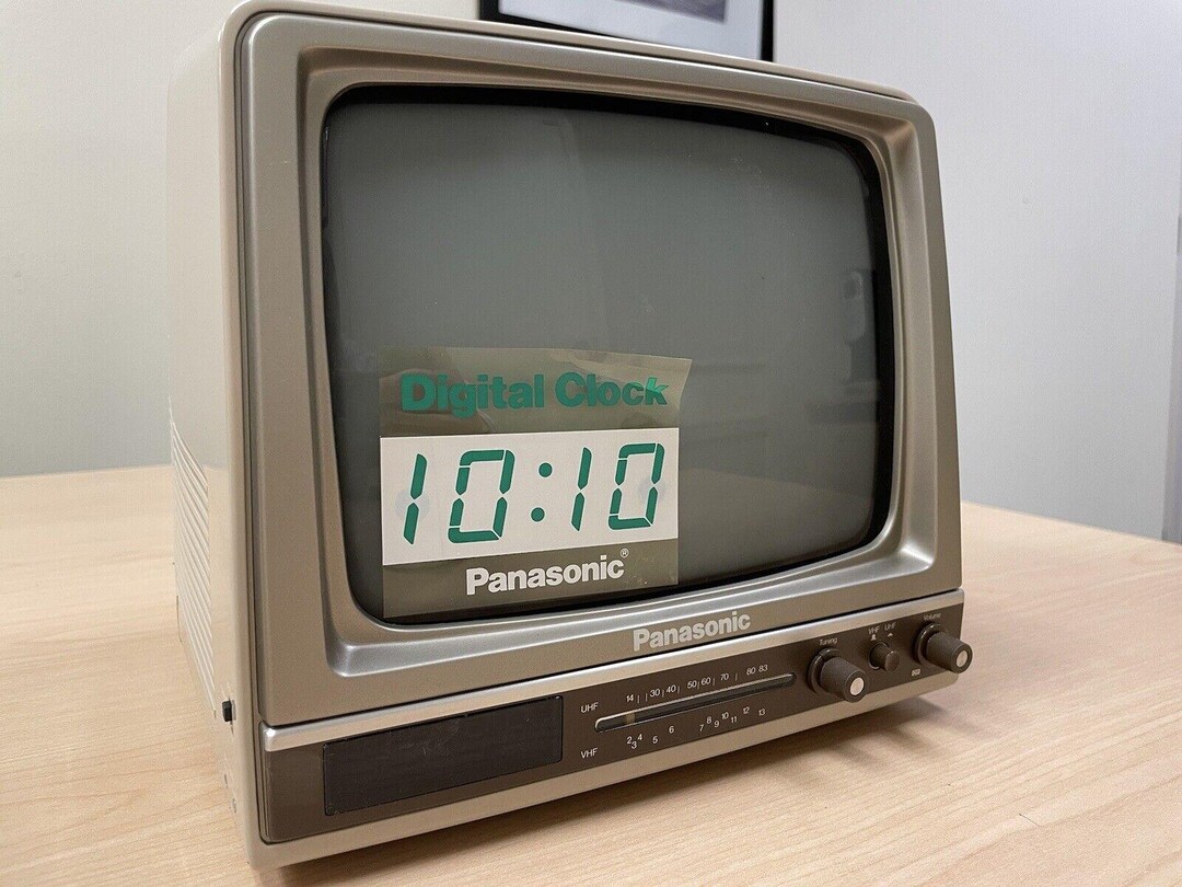 VINTAGE *new* Panasonic TR-9000T 9" Black and White Portable TV Movie ...