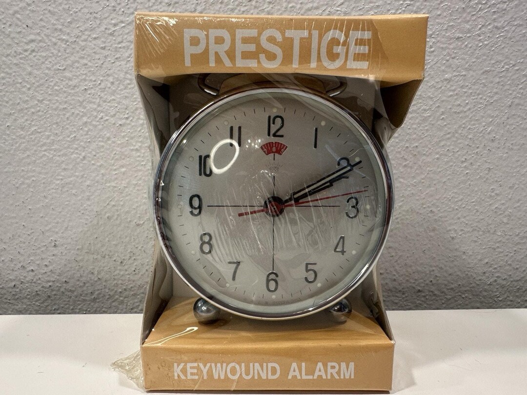 VINTAGE *NEW* 60's/70's Prestige Keywound Metal Alarm Clock - Green ...
