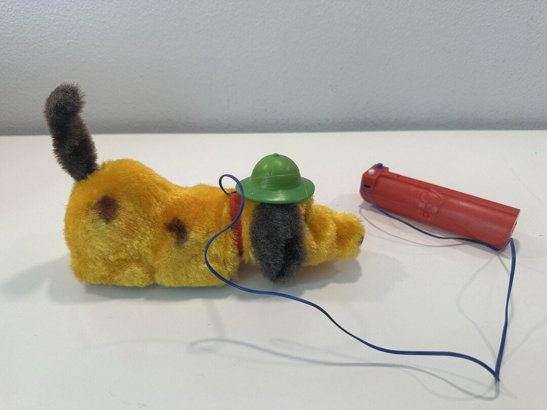 VINTAGE *NEW* 60's Nosey Sniffy Puppy Dog Remote Control Battery ...