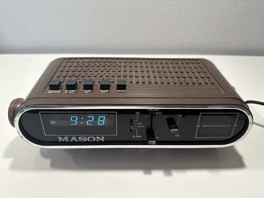 VINTAGE 70's MASON Digital Alarm Clock Am/fm Radio Dimmer Wood Grain ...