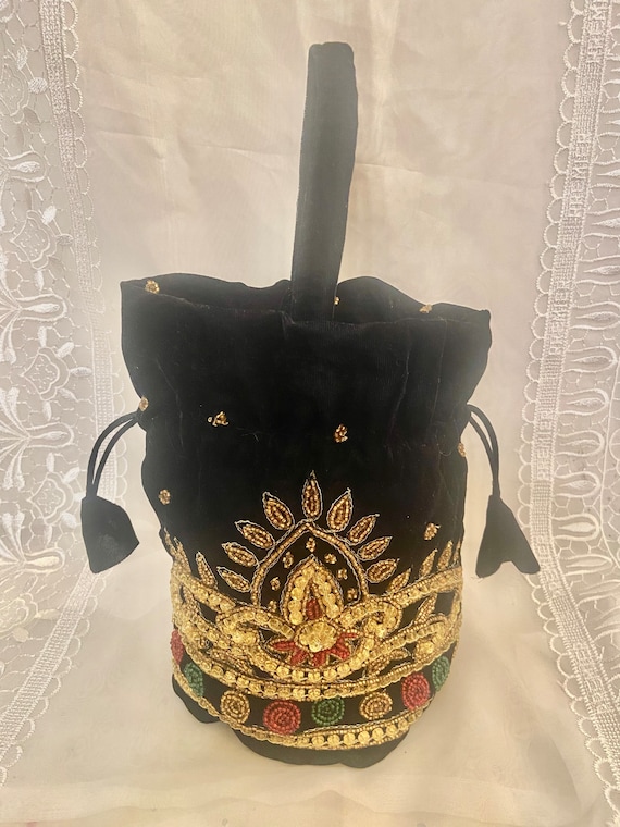 vintage velvet pouch - Gem