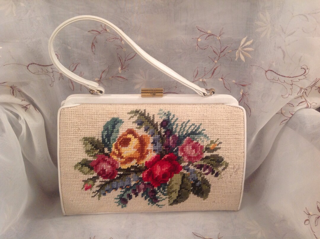 Vintage 50s Embrodiary Floral Design Old Fashion Pocketbook Traditional ...