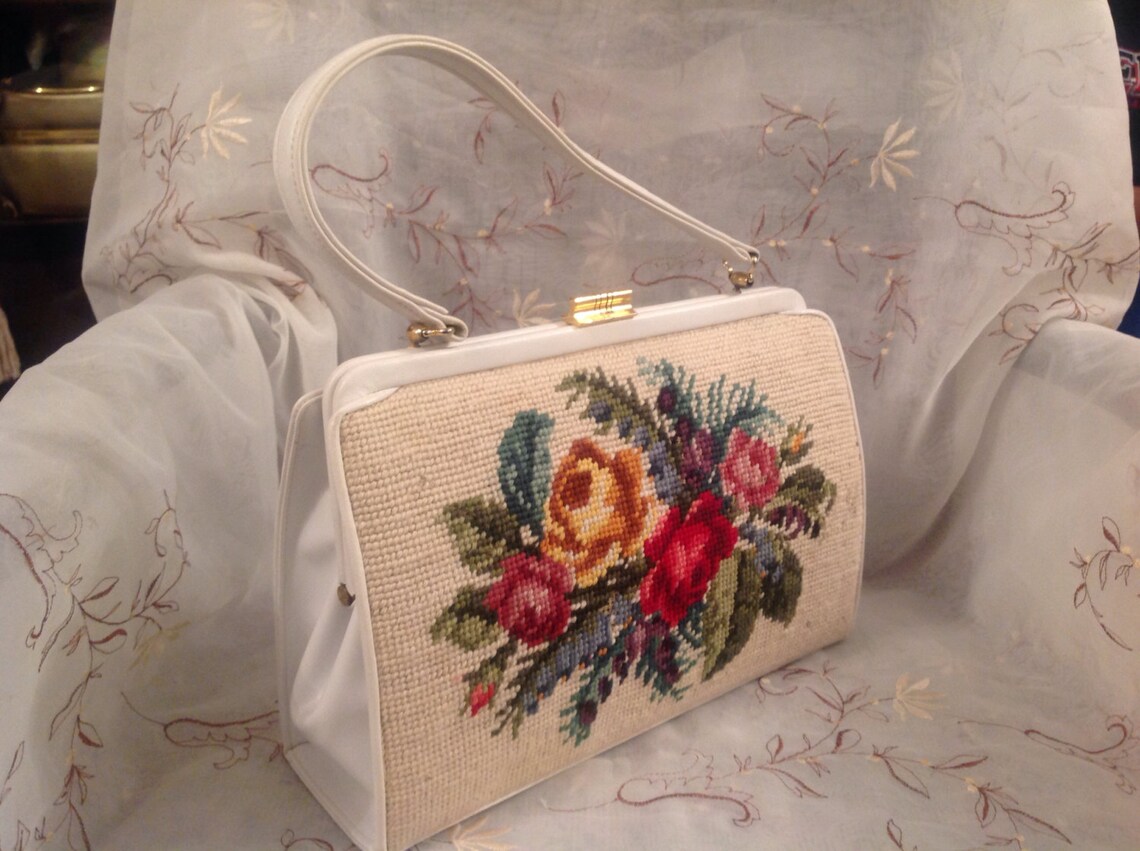 Vintage 50s Embrodiary Floral Design Old Fashion Pocketbook Traditional ...