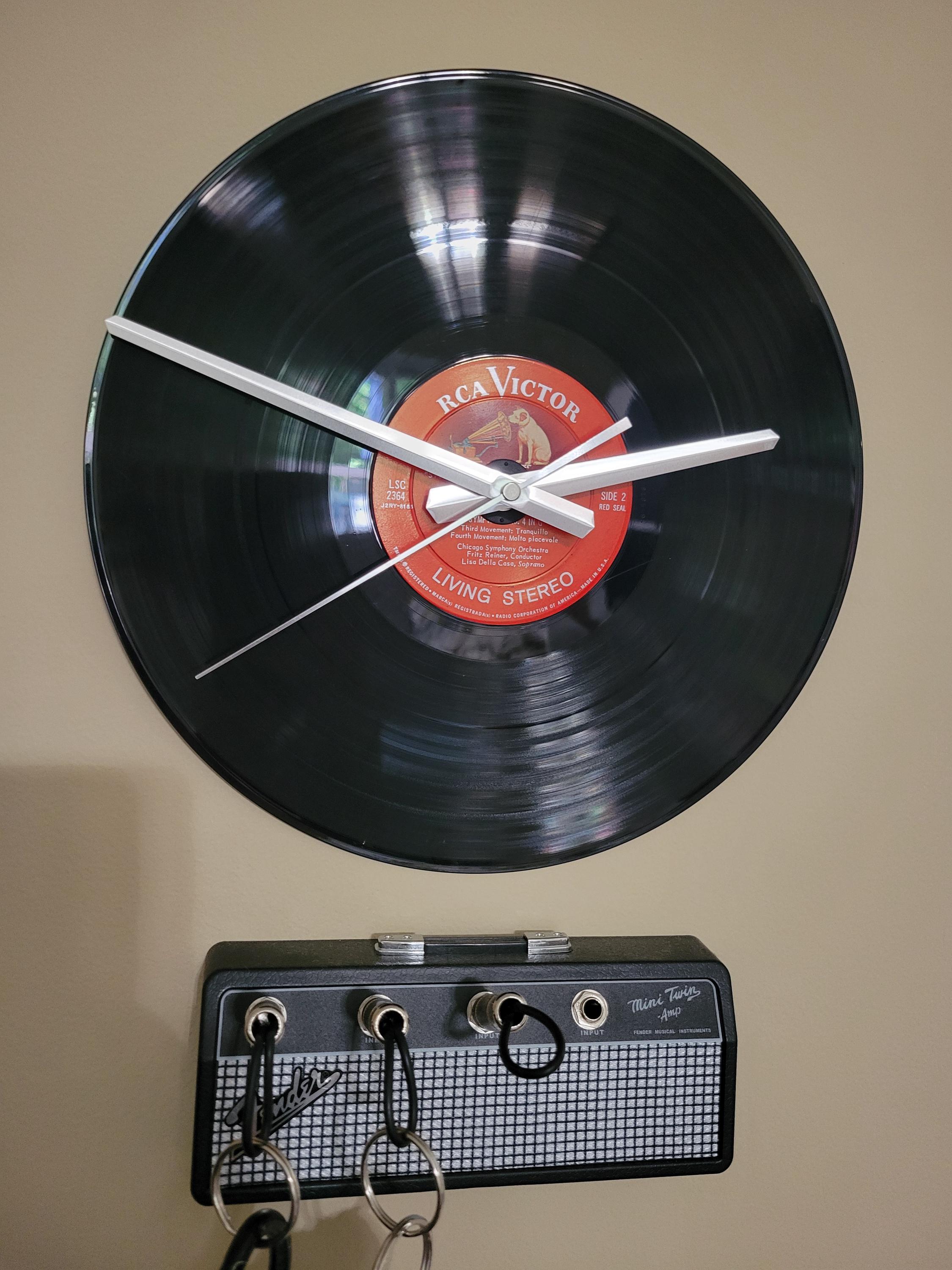 Upcycled Vinyl Record Clock: Retro Home Decor - Etsy