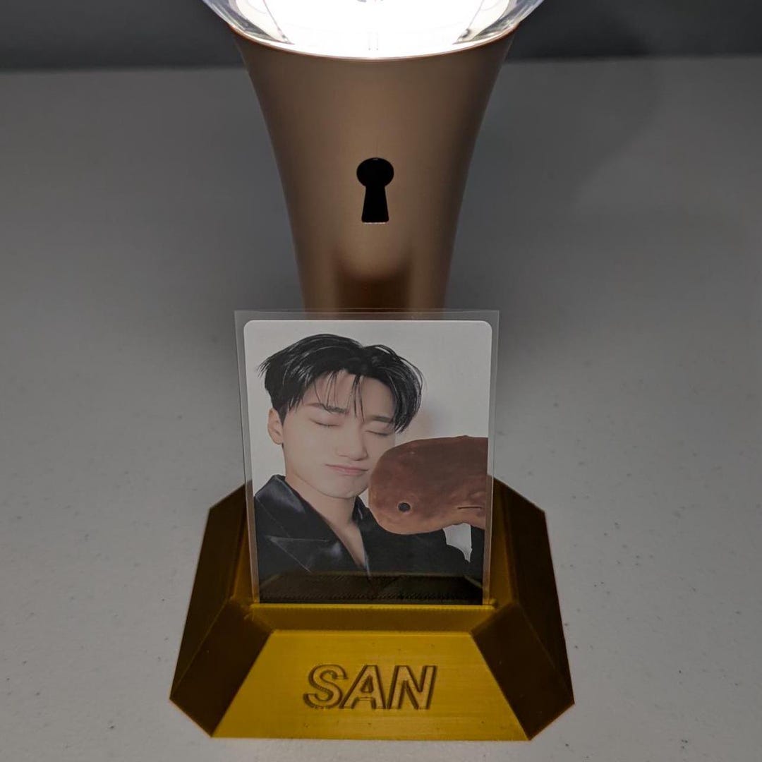 KPOP Ateez Lightiny V2 Lightstick Stand: Customizable 3D Printed ...