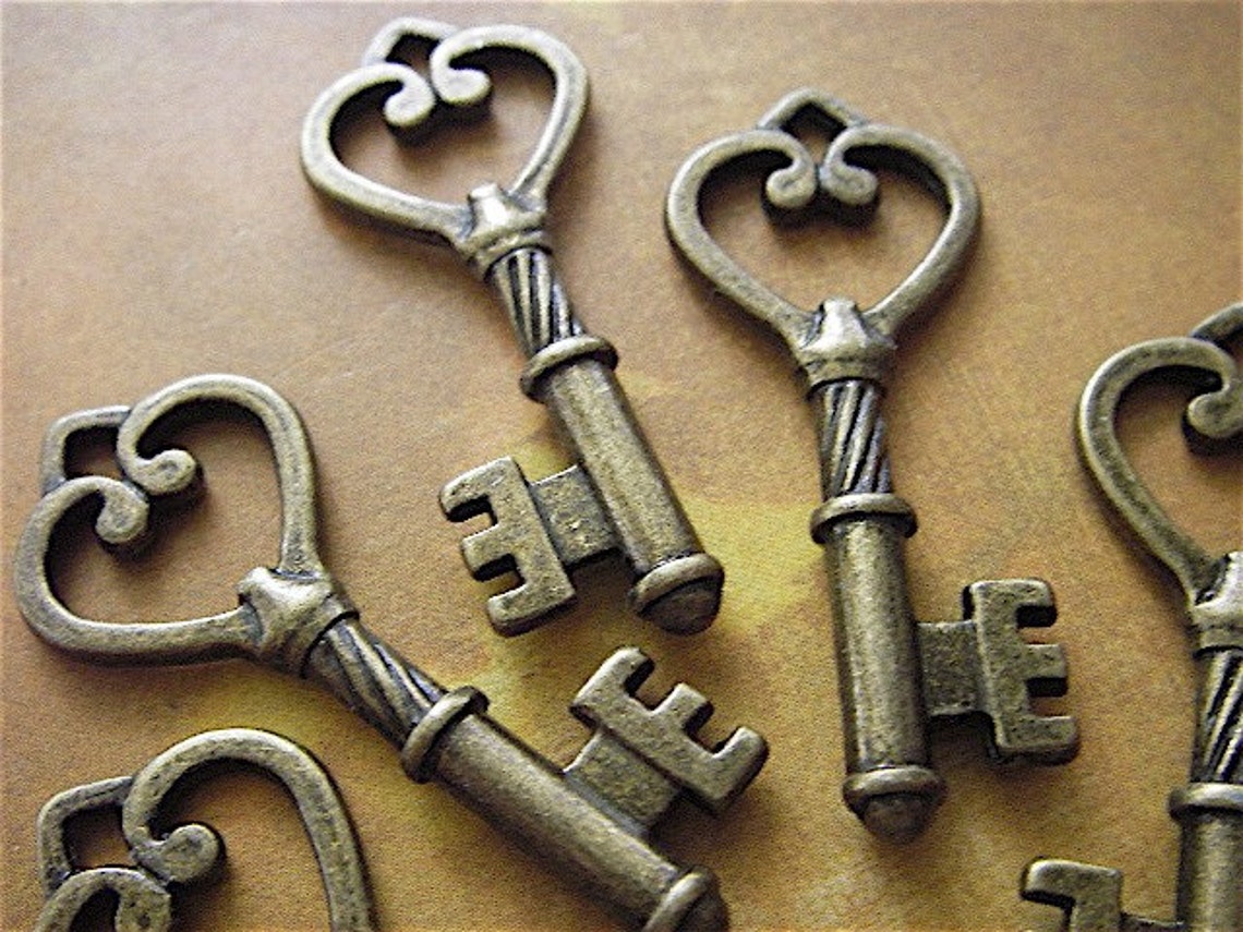 Antique Bronze Keys 5 Antique Bronze Keys ABHK - Etsy