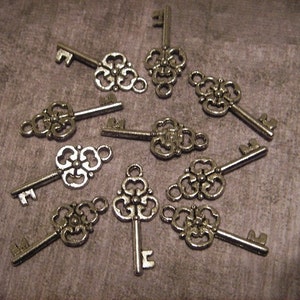 10 Antique Silver Key Charm ASKC23 - Etsy