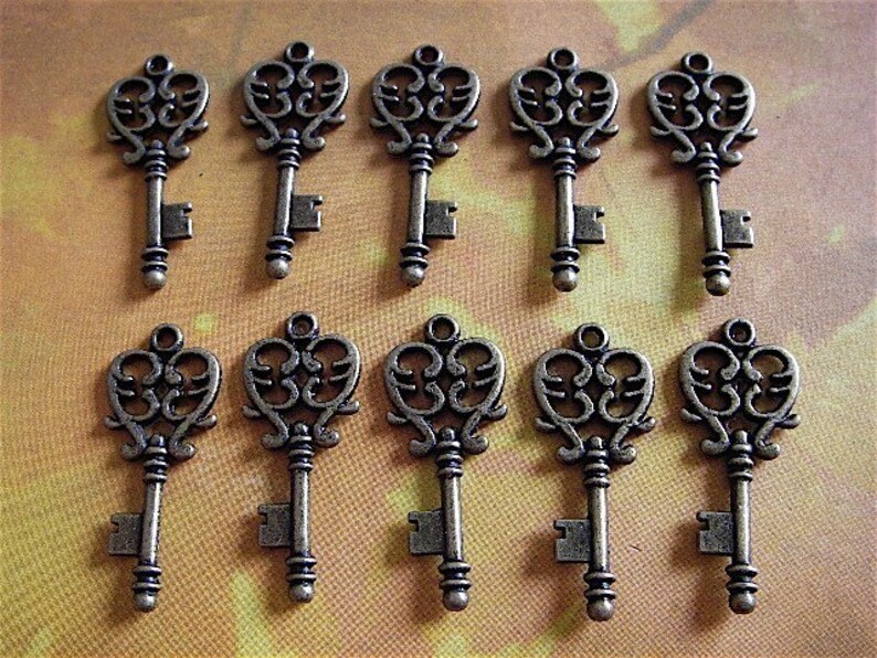 10 Antique Bronze fancy Keys ABFK - Etsy