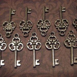 10 Antique Silver Key Charm ASKC23 - Etsy