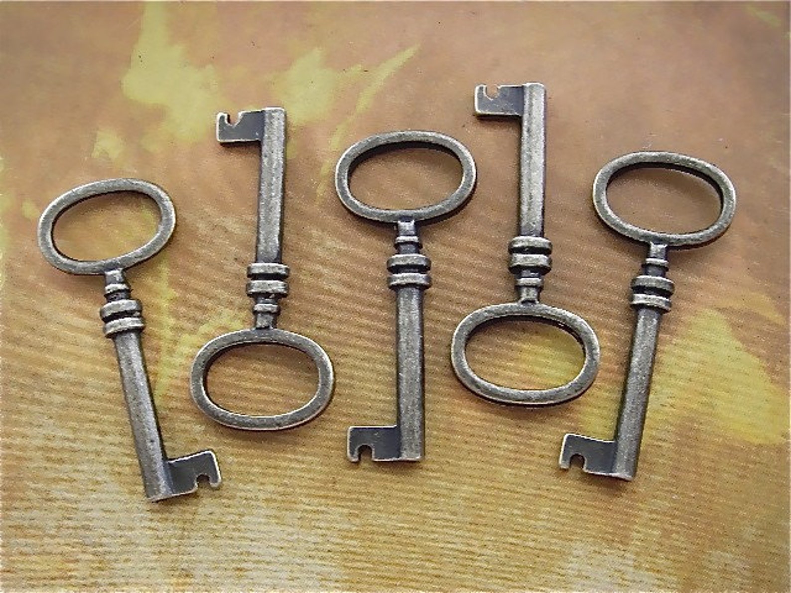 5 Antique Bronze Keys ABK - Etsy