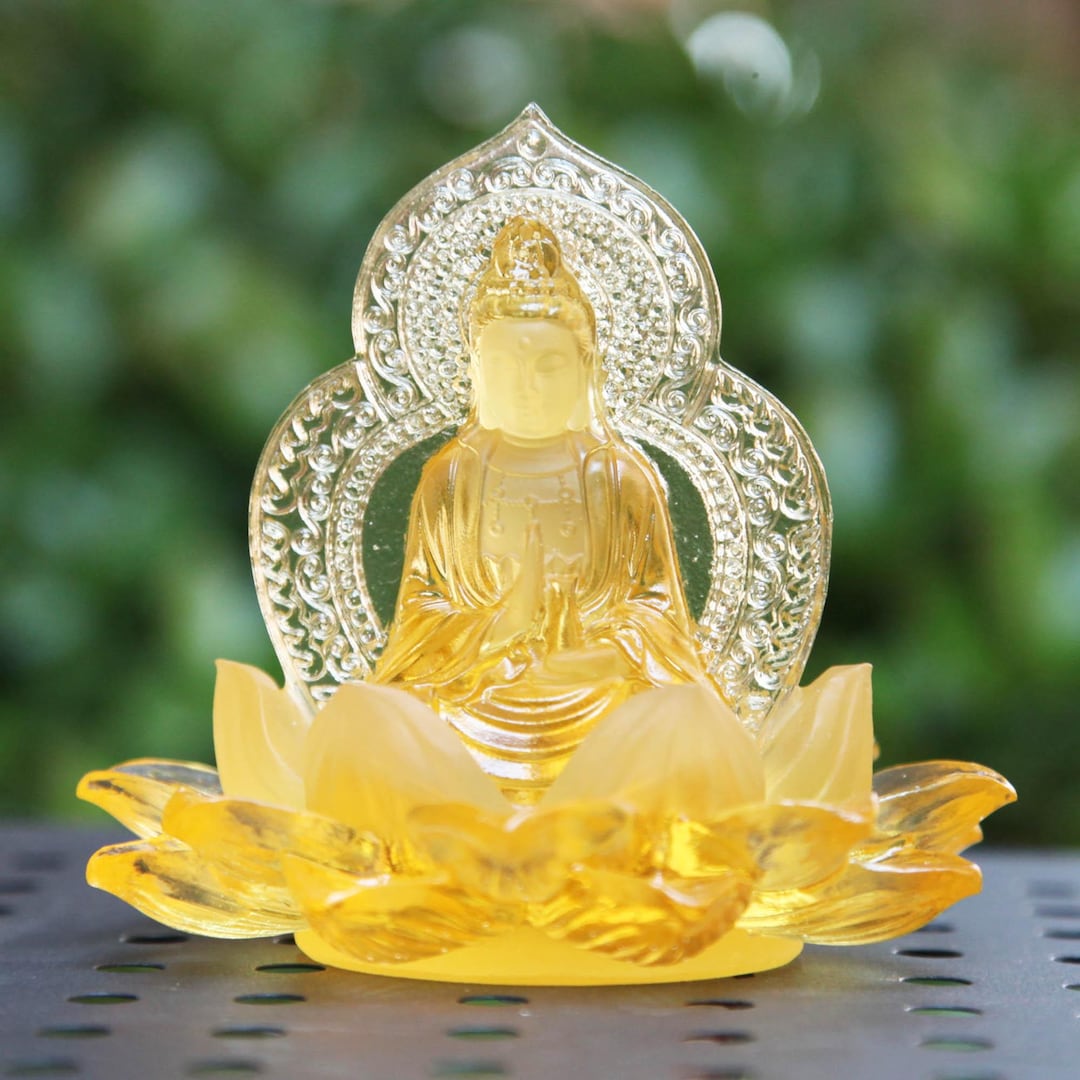 Sacred Liuli Guanyin Bodhisattva Car Decor – Serene Dashboard Statue ...