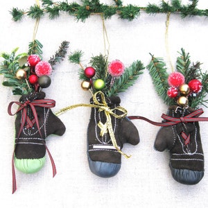 Boxing Glove Christmas Tree Ornament, Vintage Sports Theme Holiday Home ...